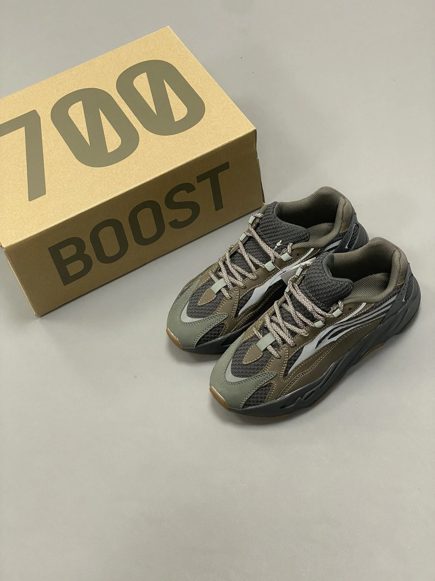 Perfect replica Adidas Yeezy 700 Shoes