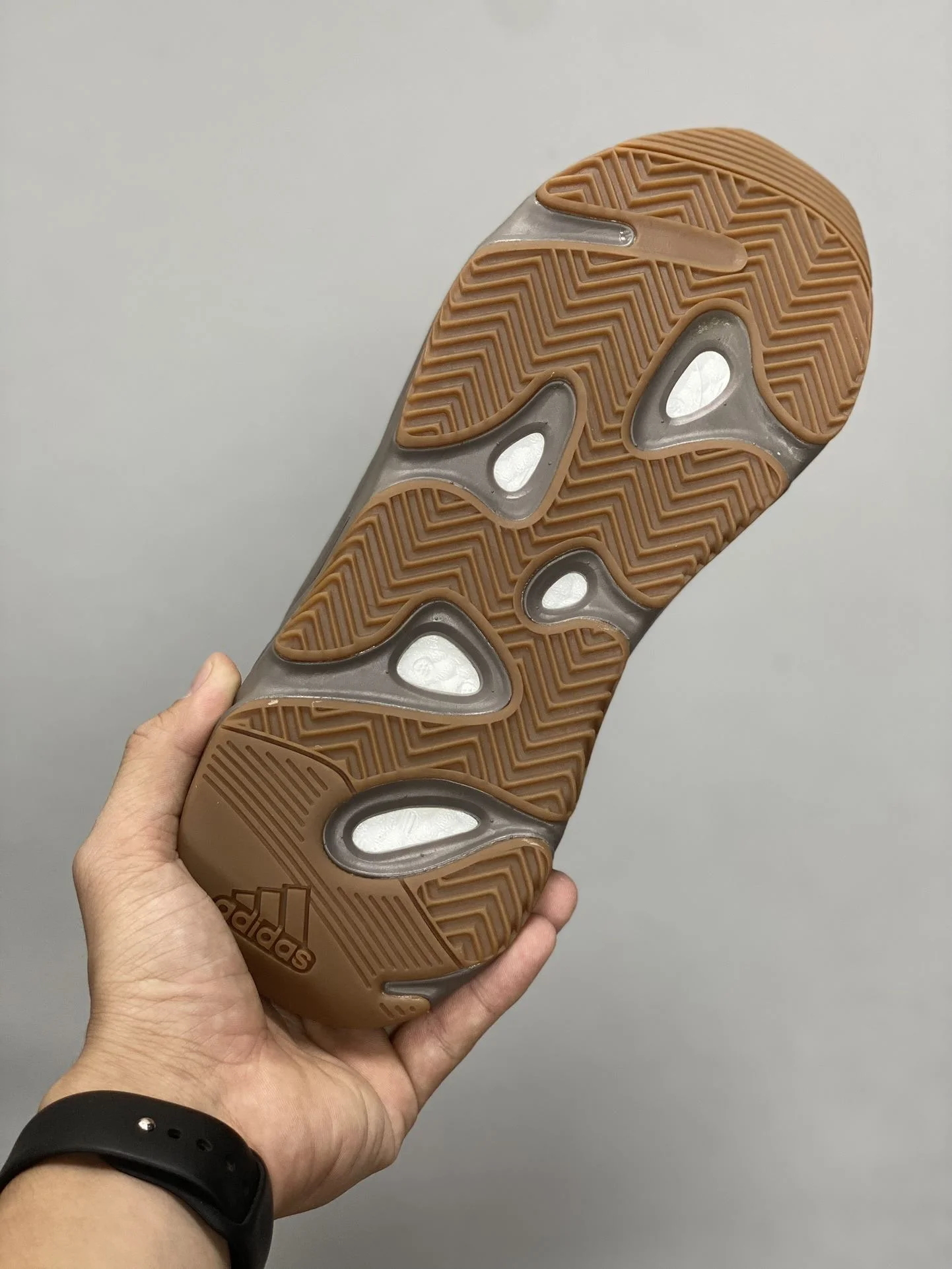 Accurate model Adidas Yeezy 700 Shoes
