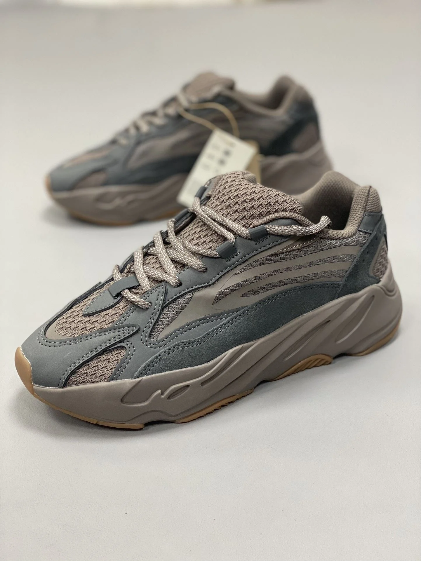 Accurate model Adidas Yeezy 700 Shoes