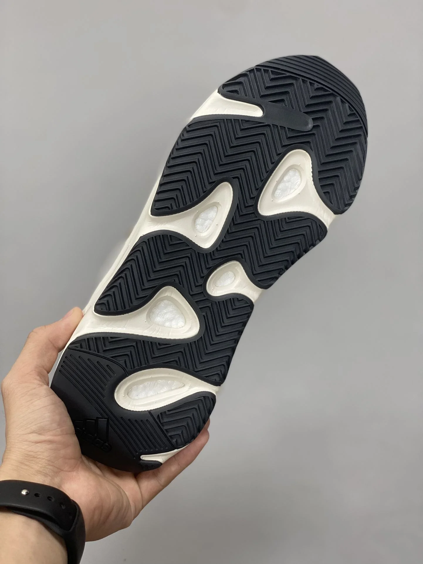 Low-cost Adidas Yeezy 700 Shoes