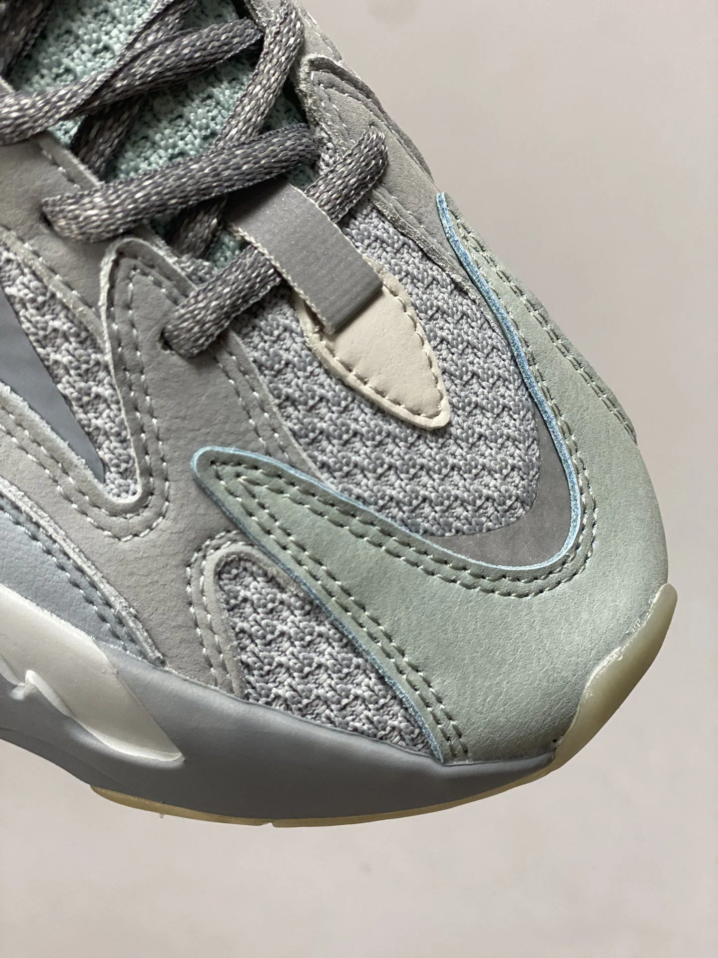 Factory-made Adidas Yeezy 700 Shoes