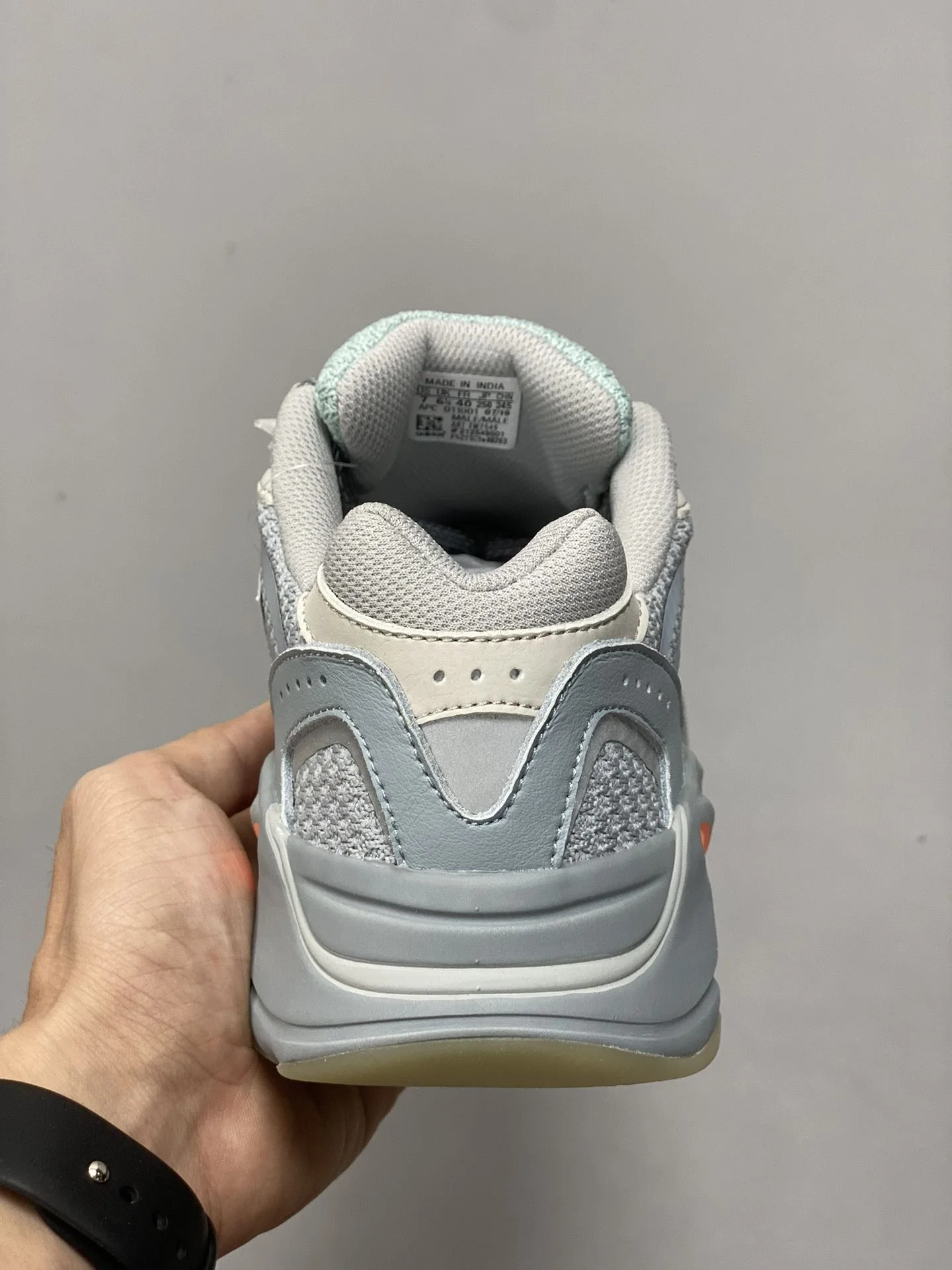 Factory-made Adidas Yeezy 700 Shoes