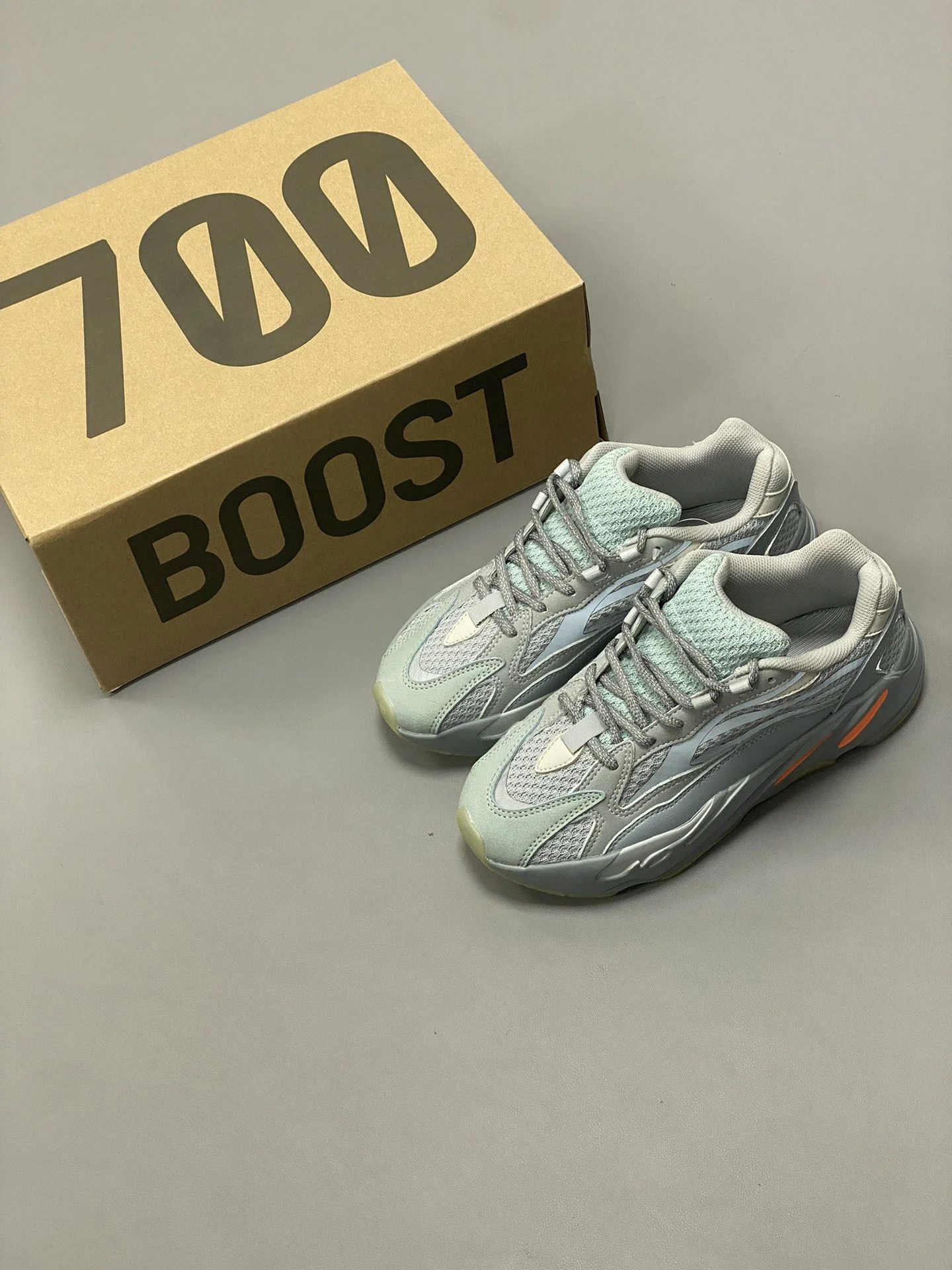 Factory-made Adidas Yeezy 700 Shoes
