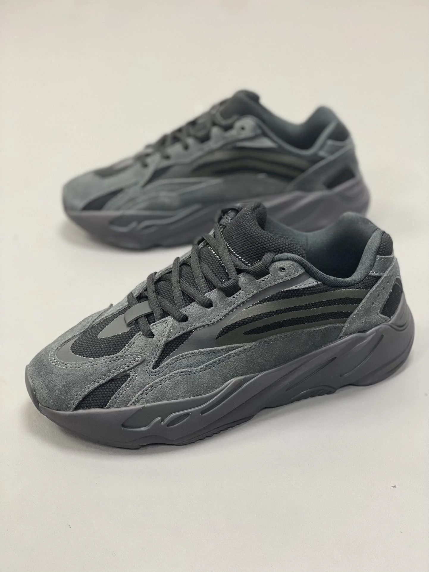 Real Adidas Yeezy 700 Shoes