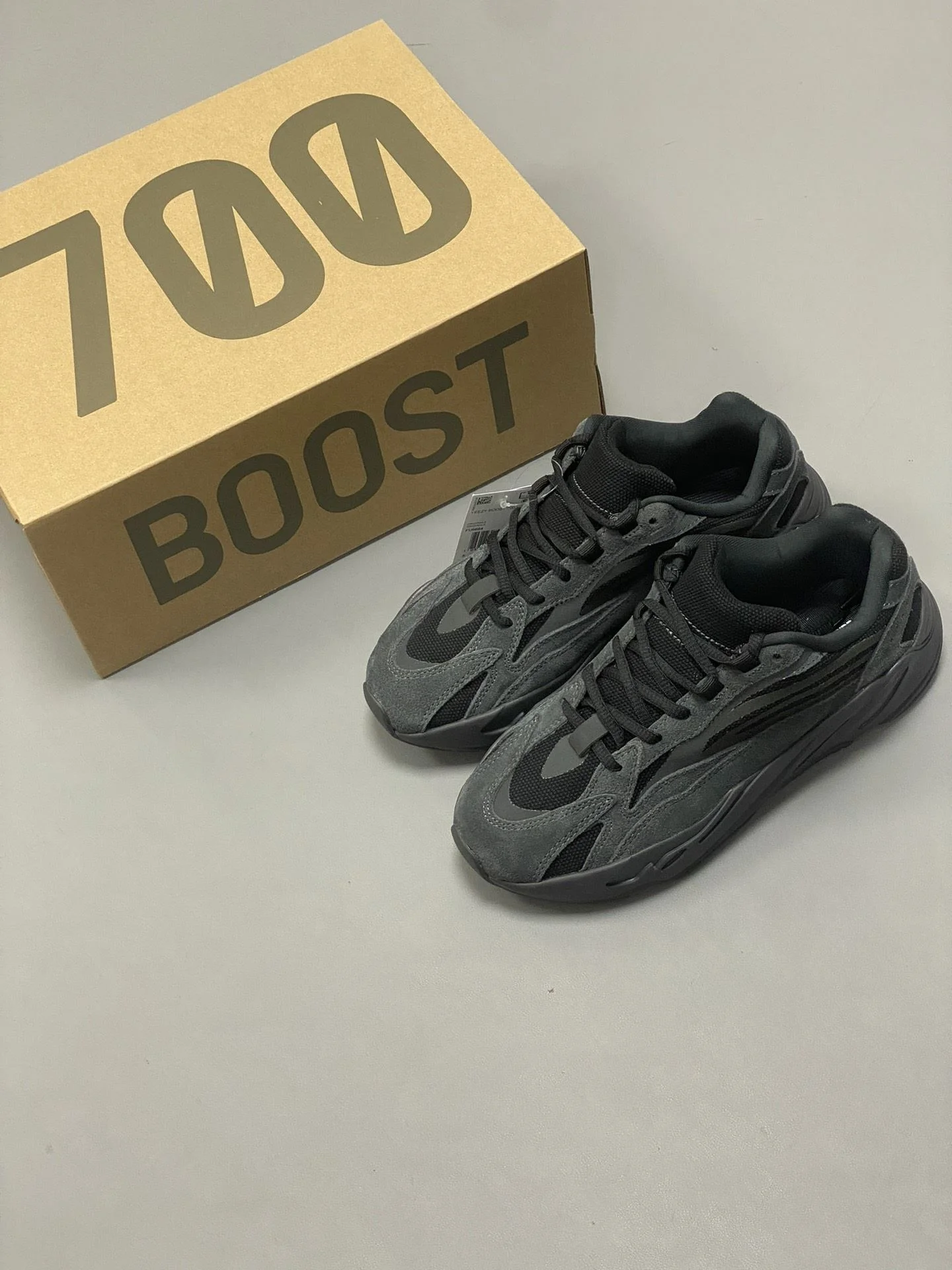 Real Adidas Yeezy 700 Shoes