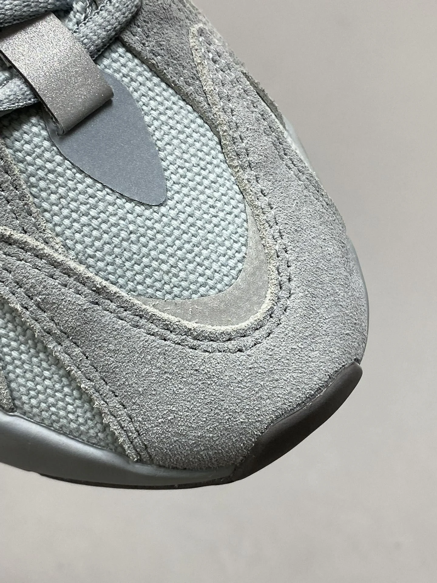 Legit Adidas Yeezy 700 Shoes