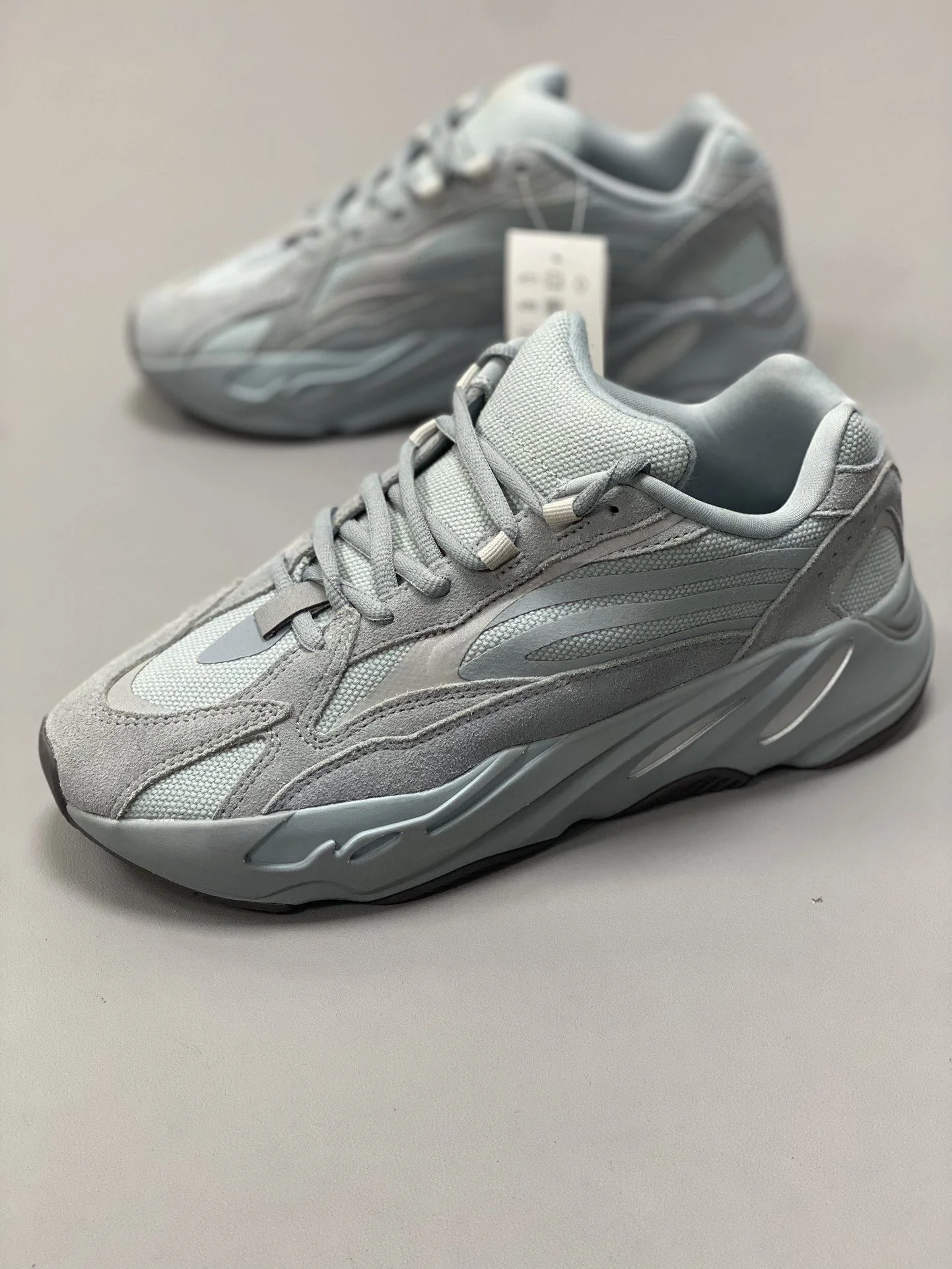 Legit Adidas Yeezy 700 Shoes