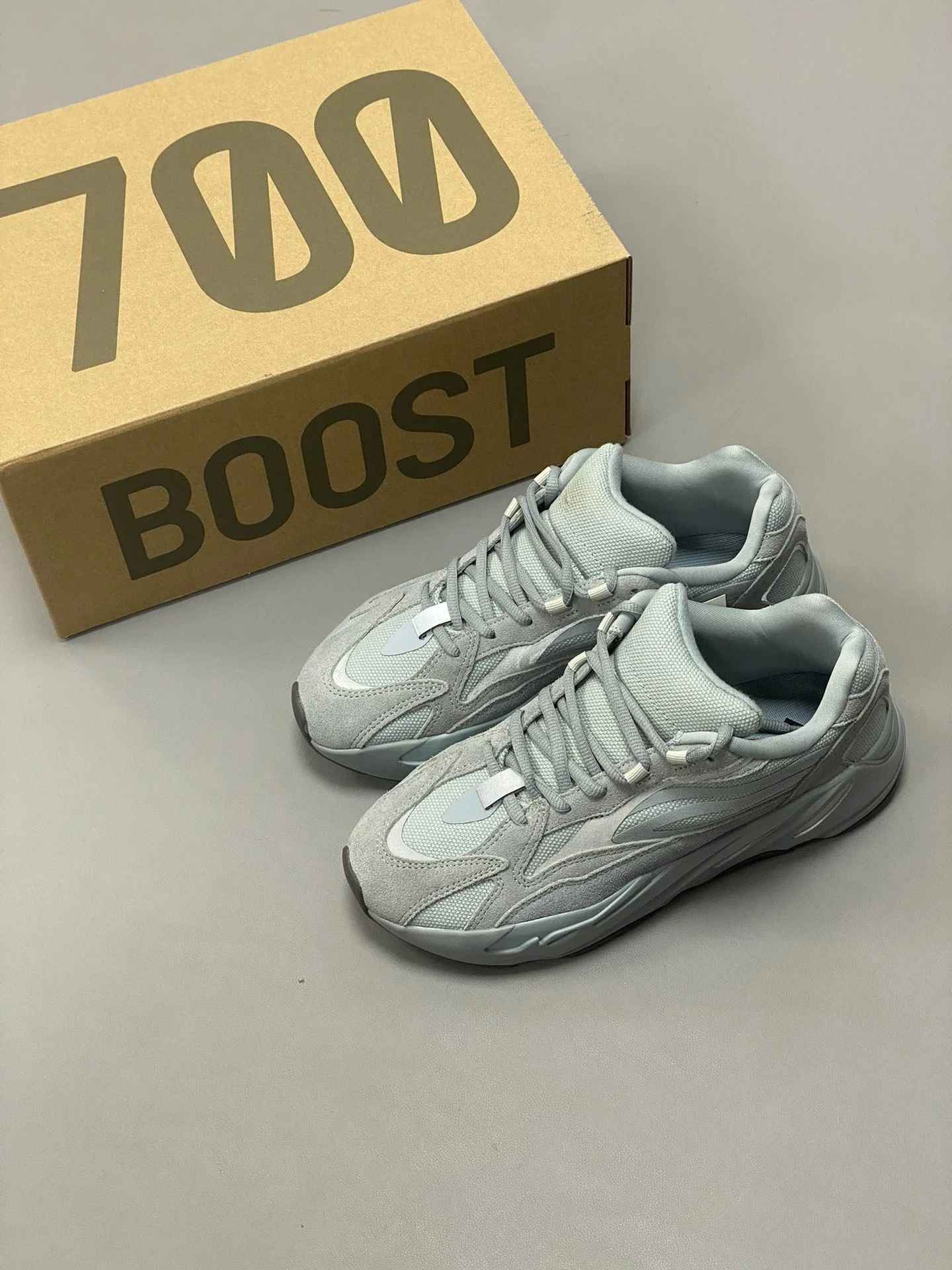 Legit Adidas Yeezy 700 Shoes