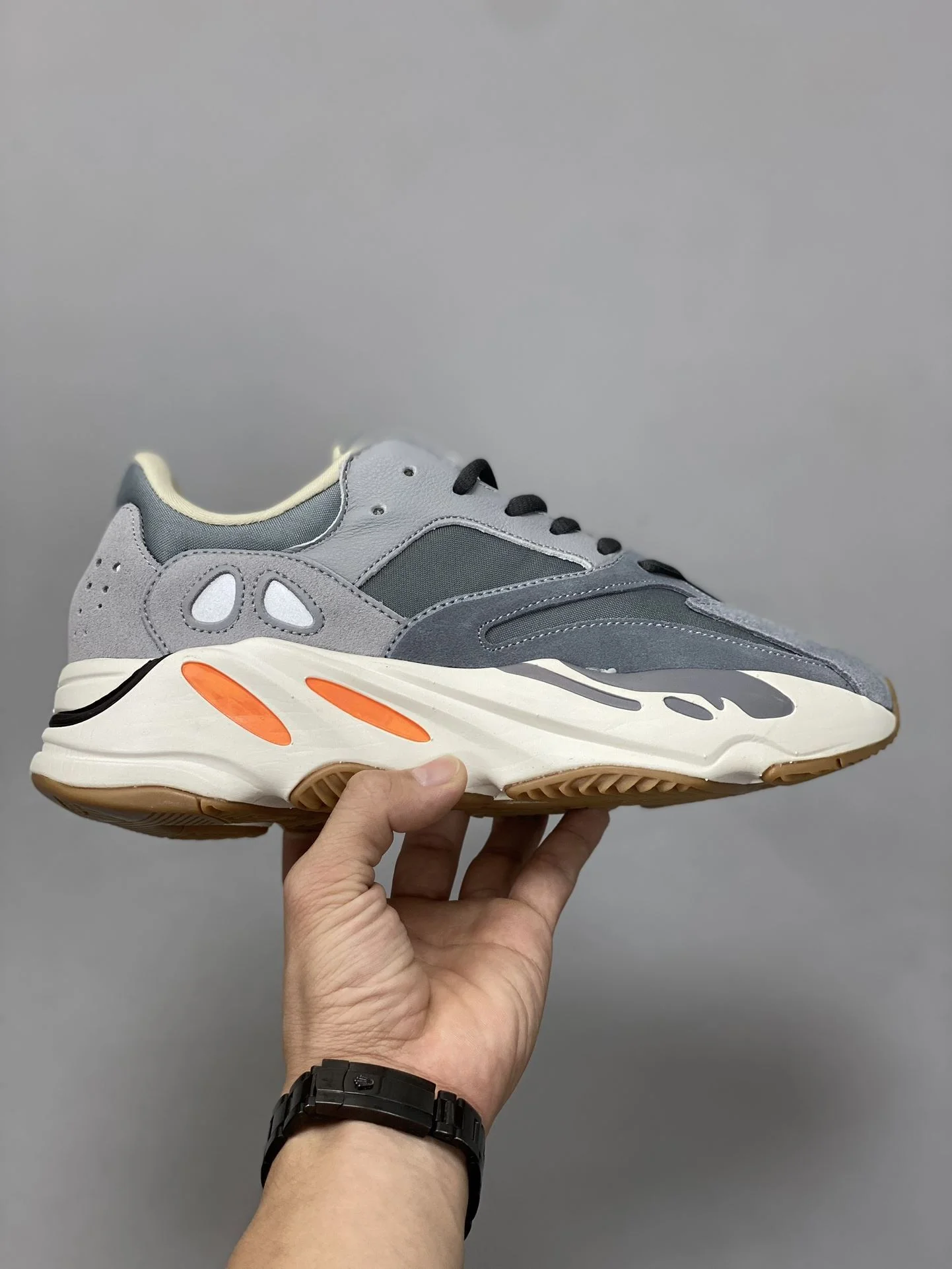 Discounted Adidas Yeezy 700 Shoes