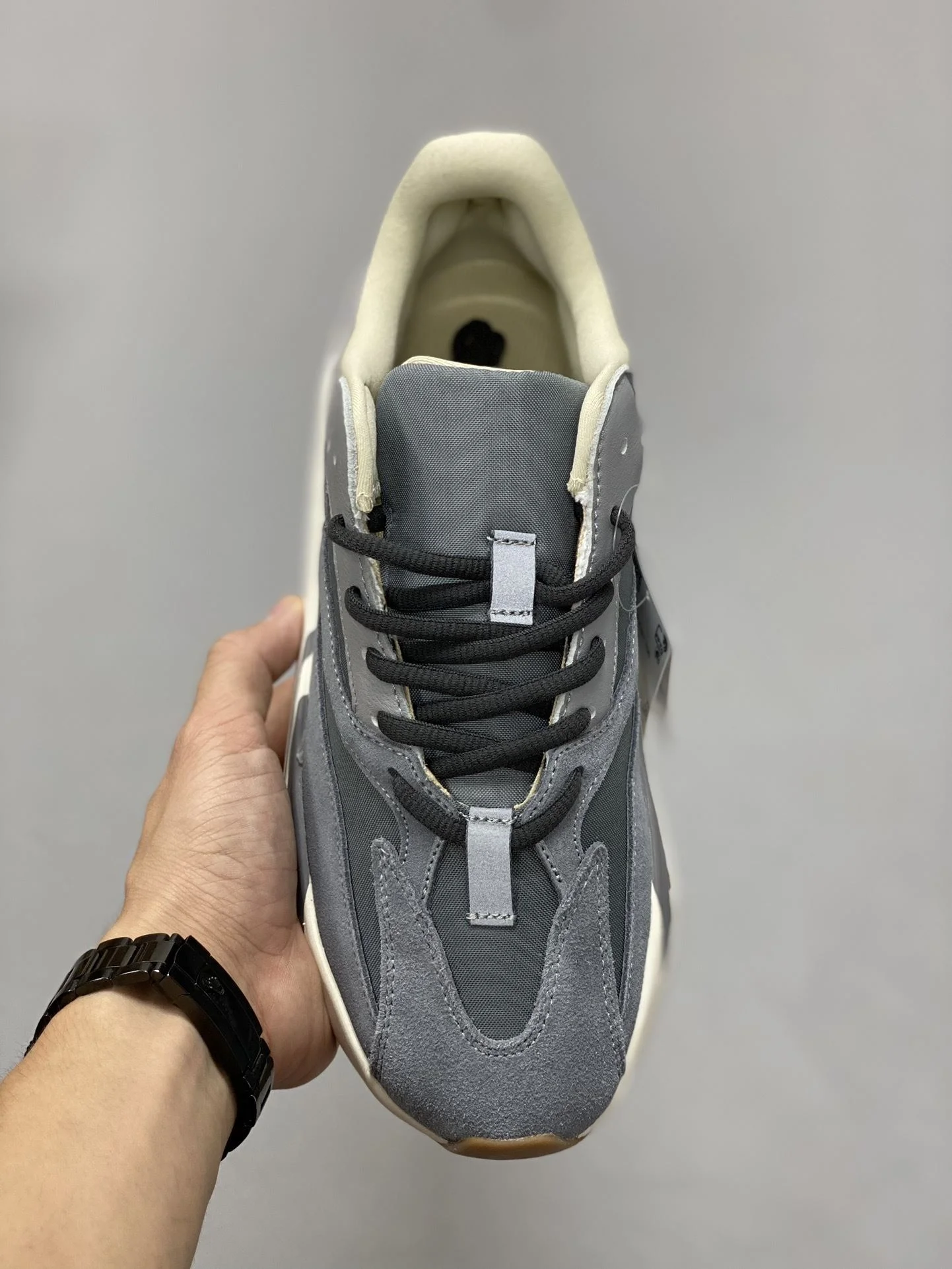 Discounted Adidas Yeezy 700 Shoes