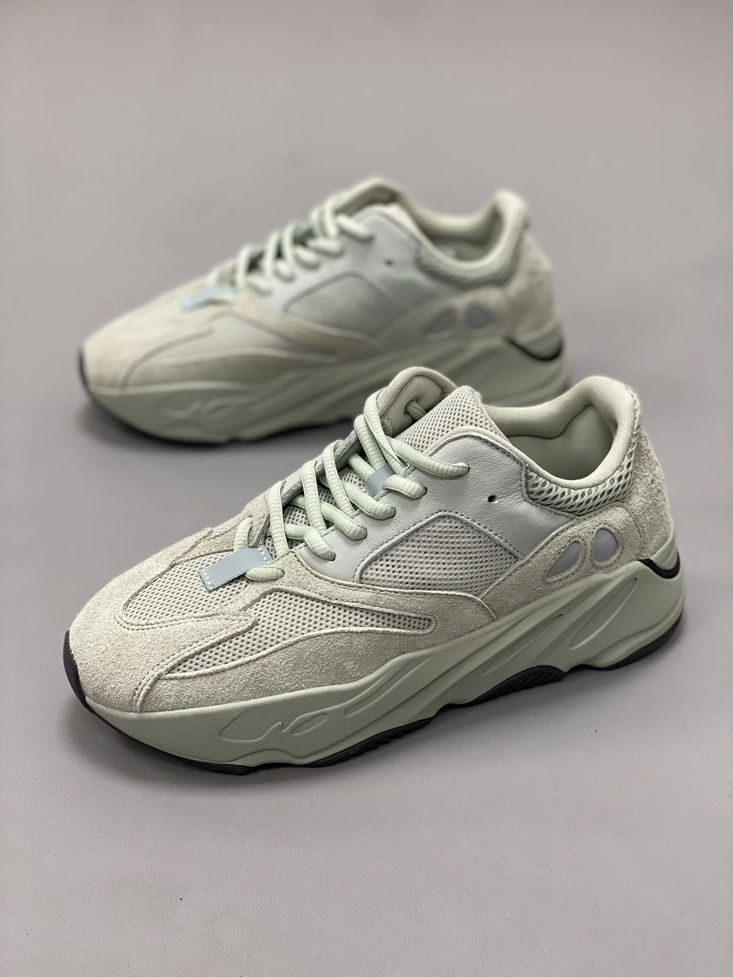 Real Adidas Yeezy 700 Shoes