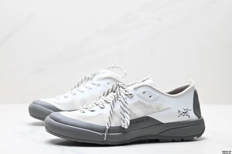 Bargain Akc Teryx Shoes