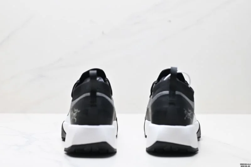 Top mirror Akc Teryx Shoes
