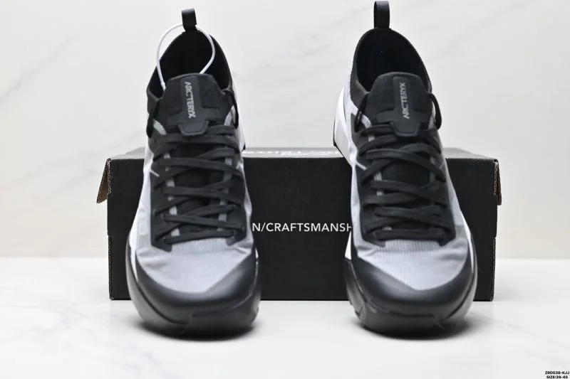 Top mirror Akc Teryx Shoes