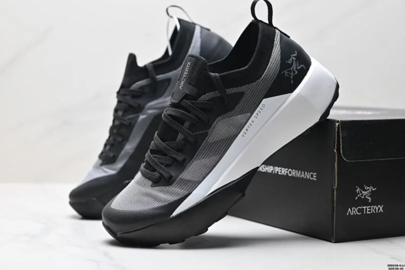 Top mirror Akc Teryx Shoes