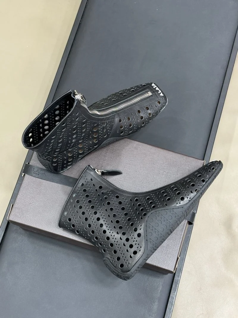 Exact replica Alaia Boots