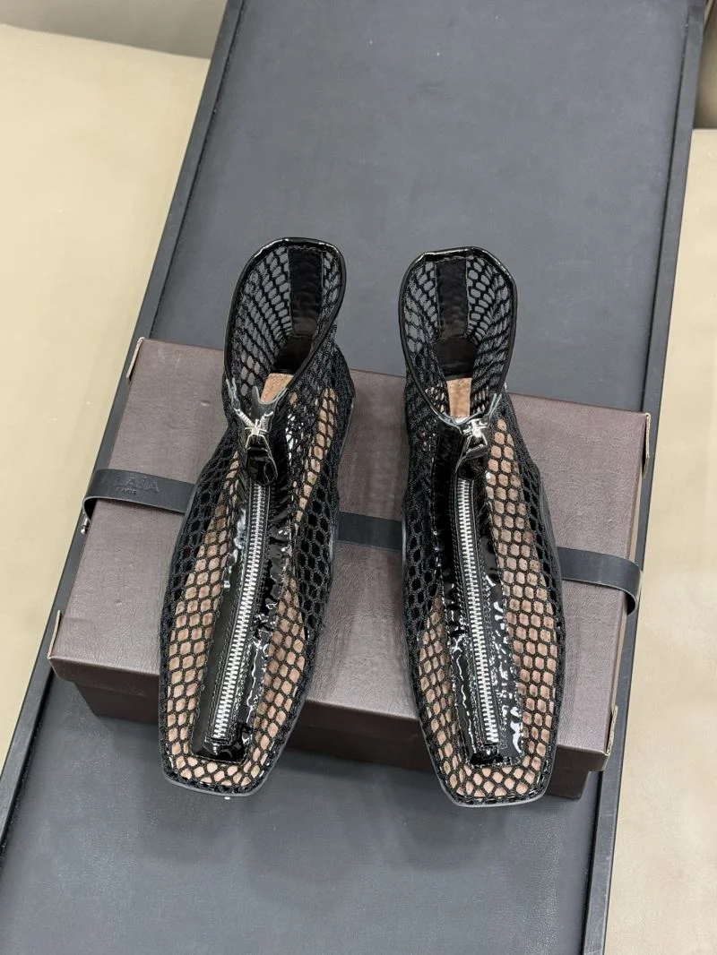 Bargain Alaia Boots