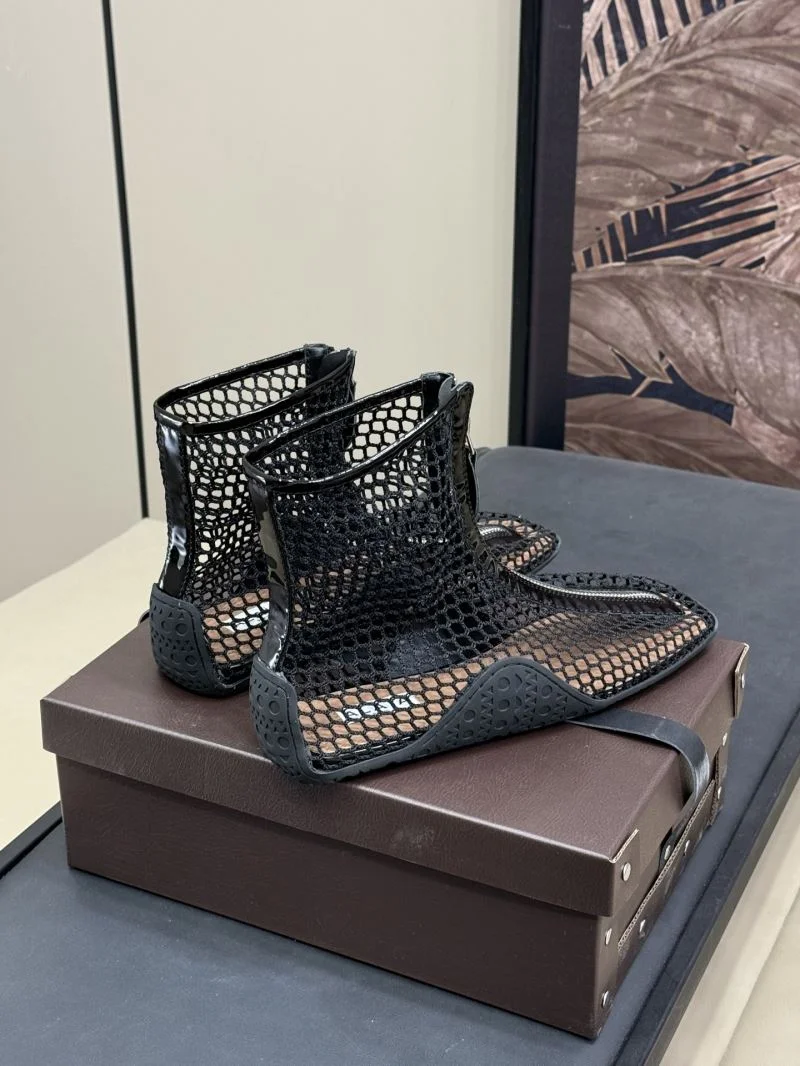 Bargain Alaia Boots