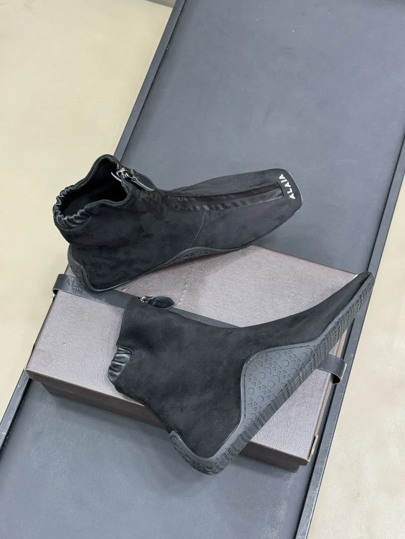 Exact replica Alaia Boots