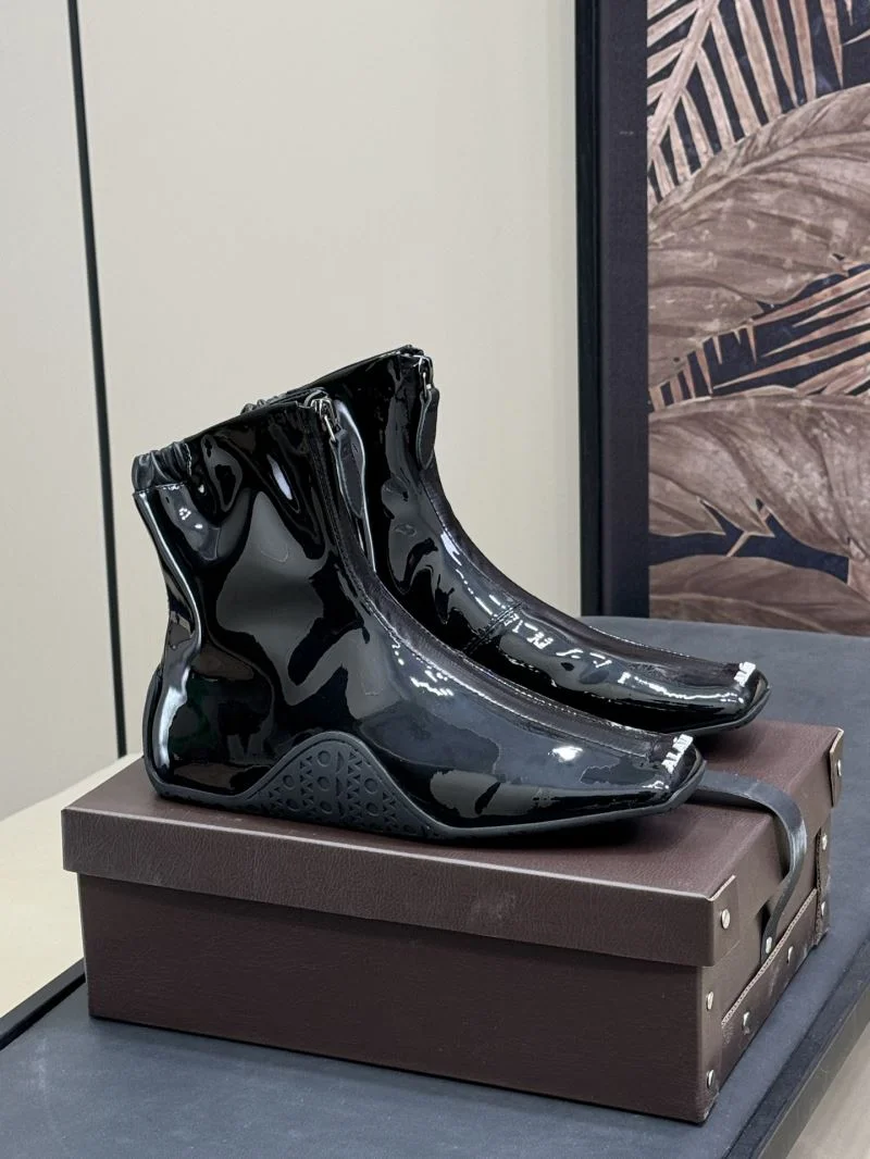 Alaia Boots