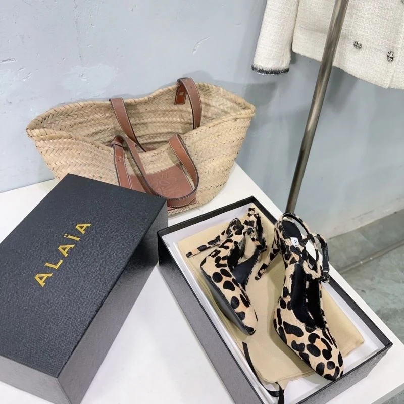 Brand-original Alaia Sandals