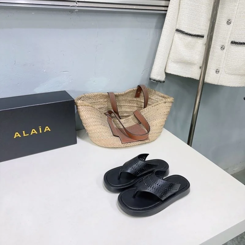Accurate model Alaia Sandals
