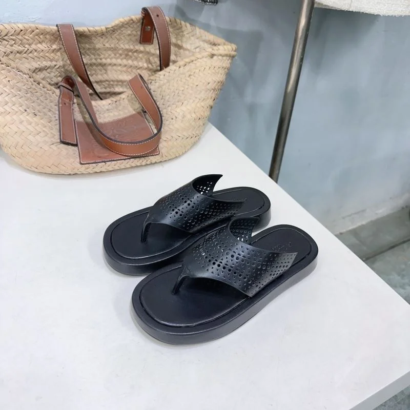 Accurate model Alaia Sandals