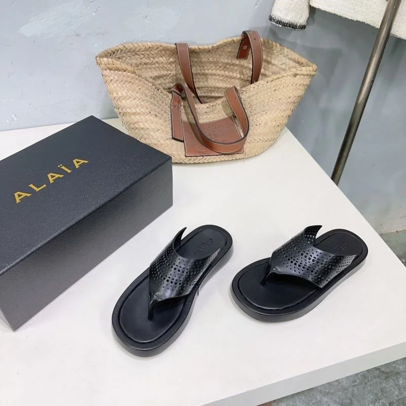 Accurate model Alaia Sandals