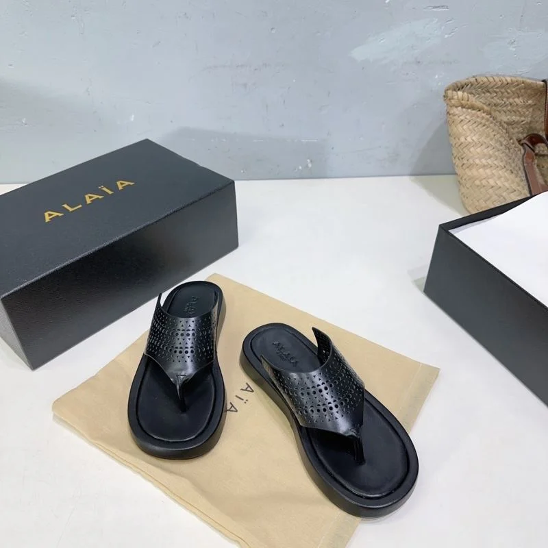 Accurate model Alaia Sandals