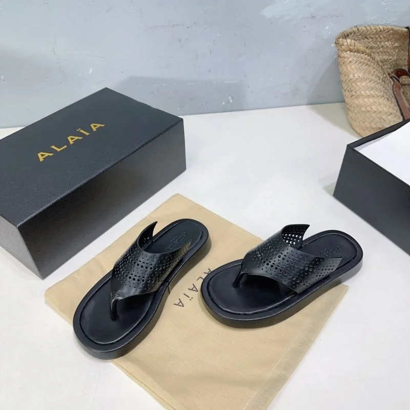 Accurate model Alaia Sandals