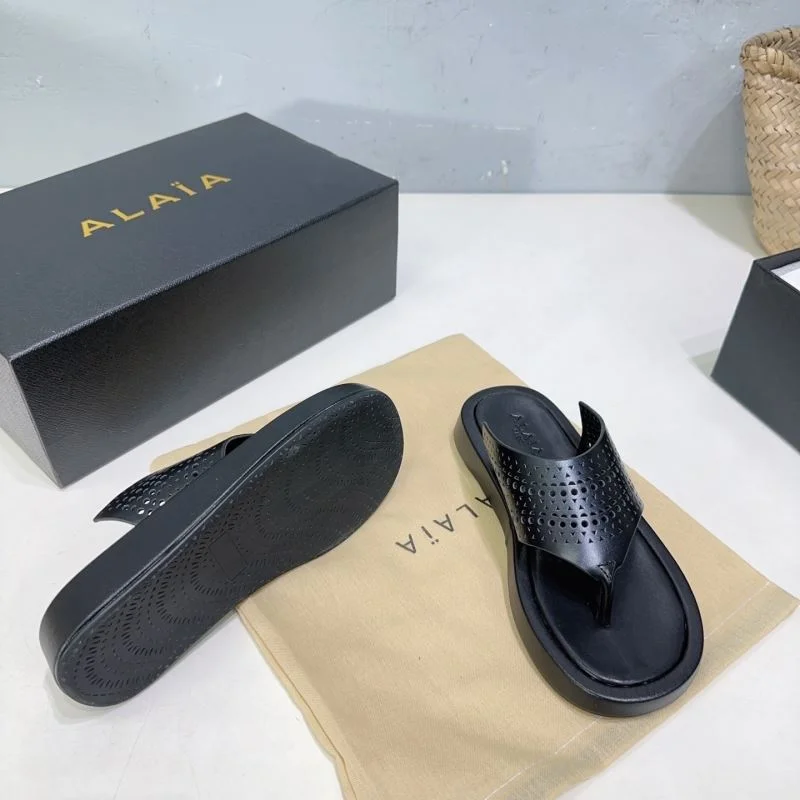 Accurate model Alaia Sandals