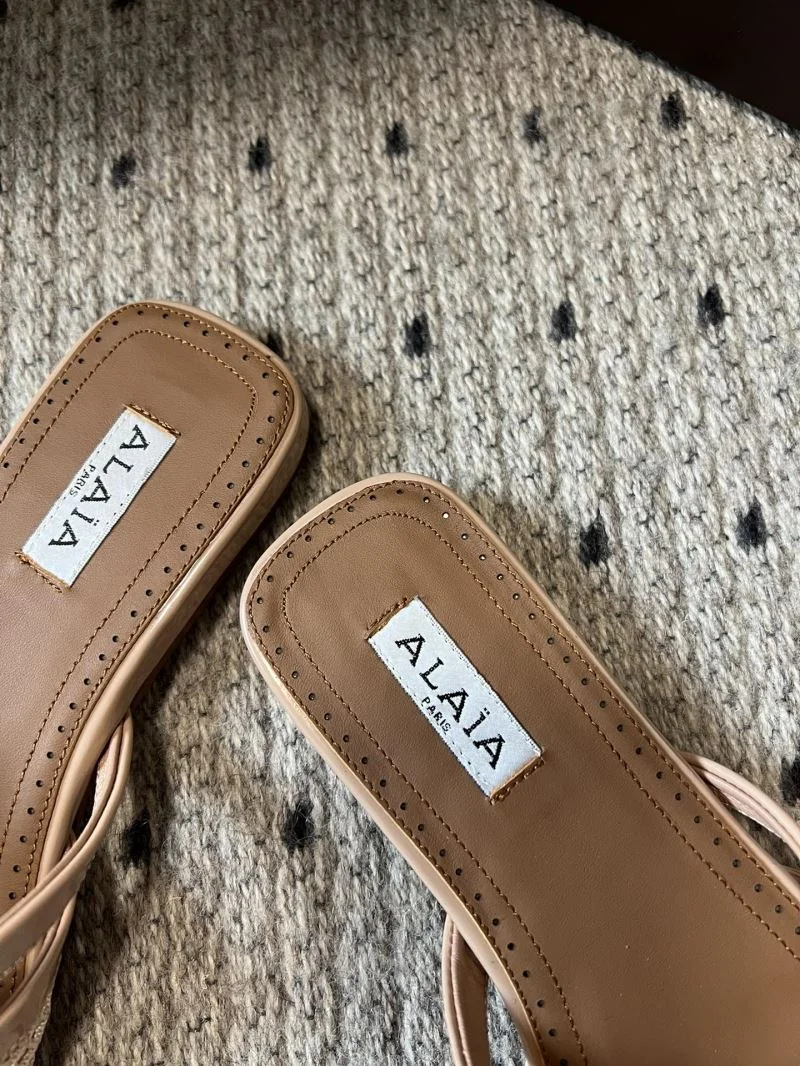 Precise copy Alaia Sandals