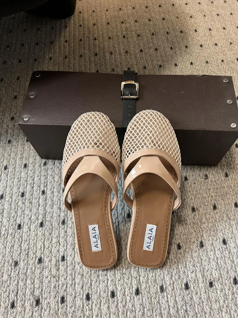 Precise copy Alaia Sandals