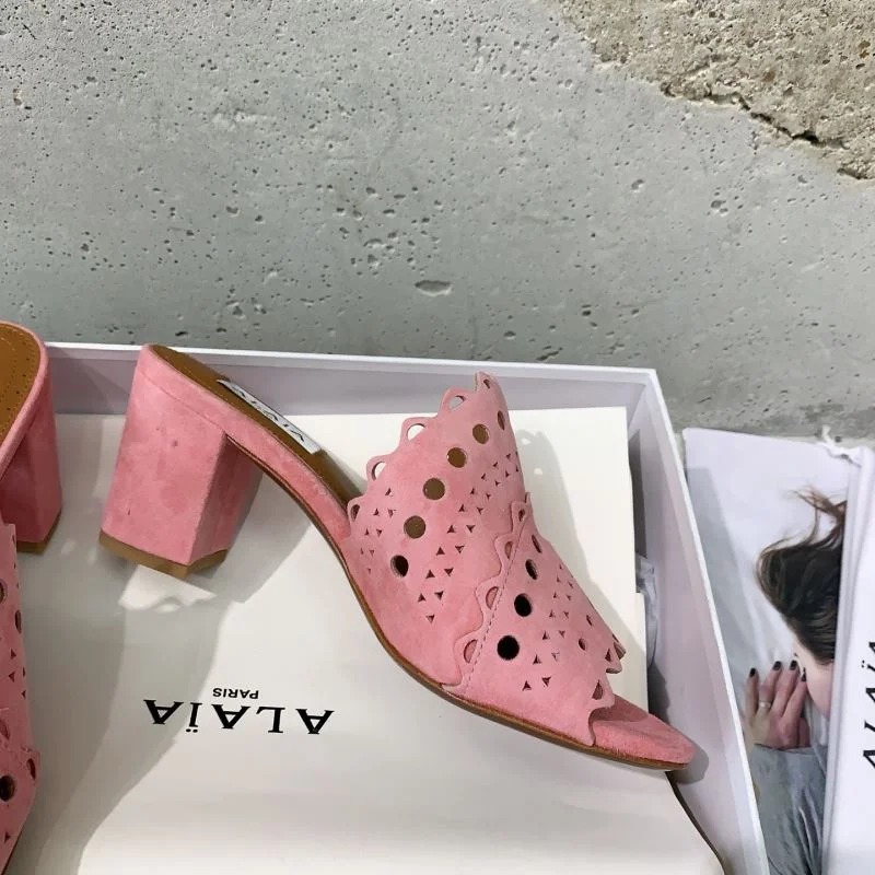 Accurate model Alaia Sandals
