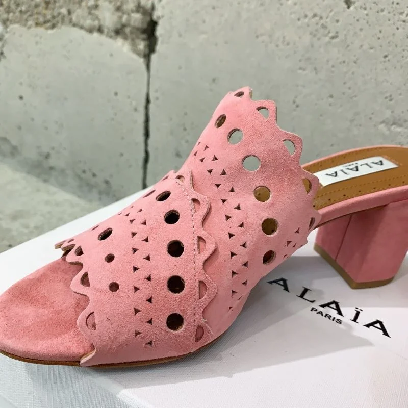 Accurate model Alaia Sandals