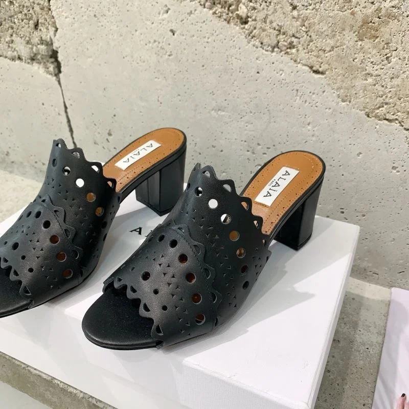 Accurate model Alaia Sandals