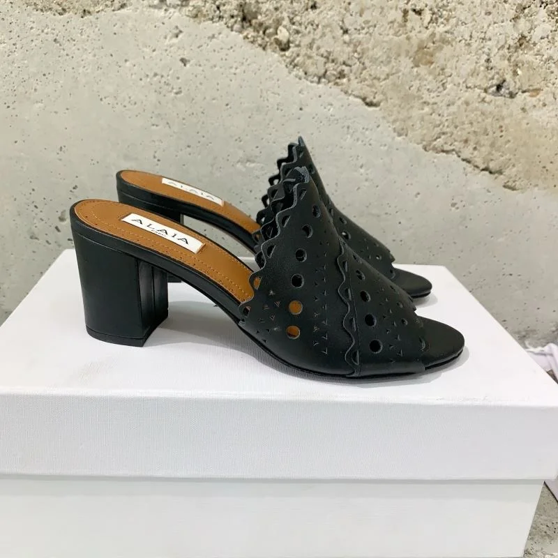 Accurate model Alaia Sandals