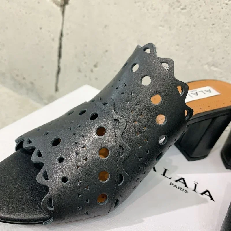Accurate model Alaia Sandals