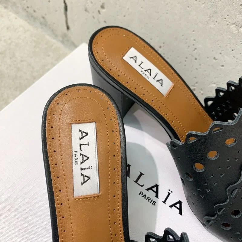 Accurate model Alaia Sandals