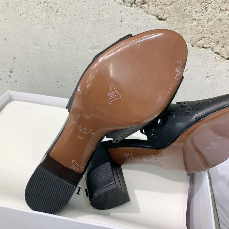 Accurate model Alaia Sandals