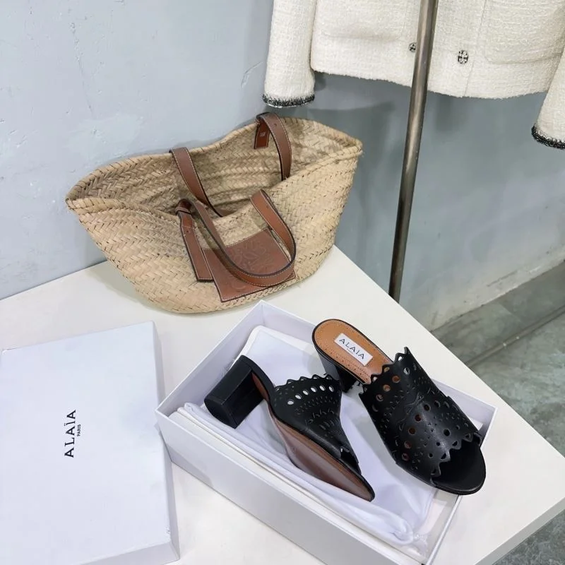 Exact replica Alaia Sandals