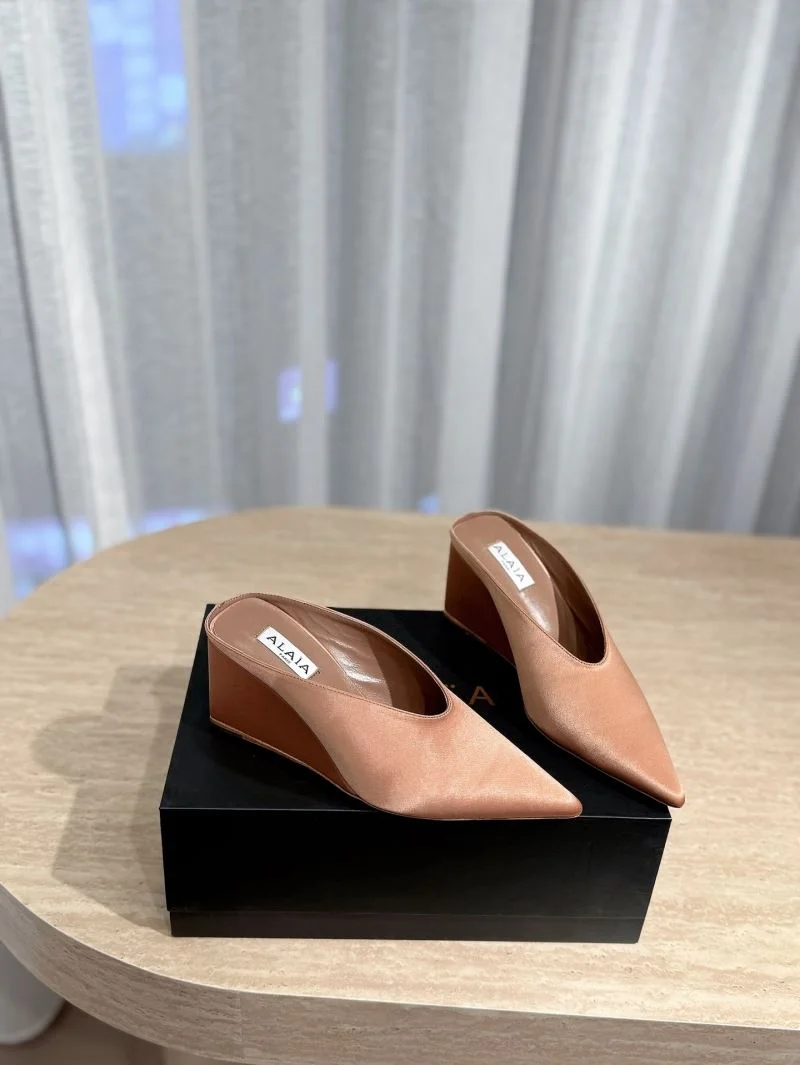 Factory-made Alaia Sandals