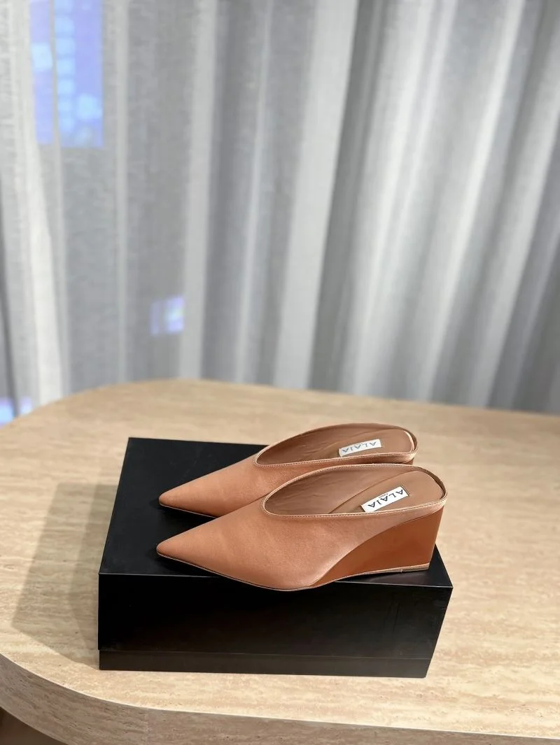 Factory-made Alaia Sandals