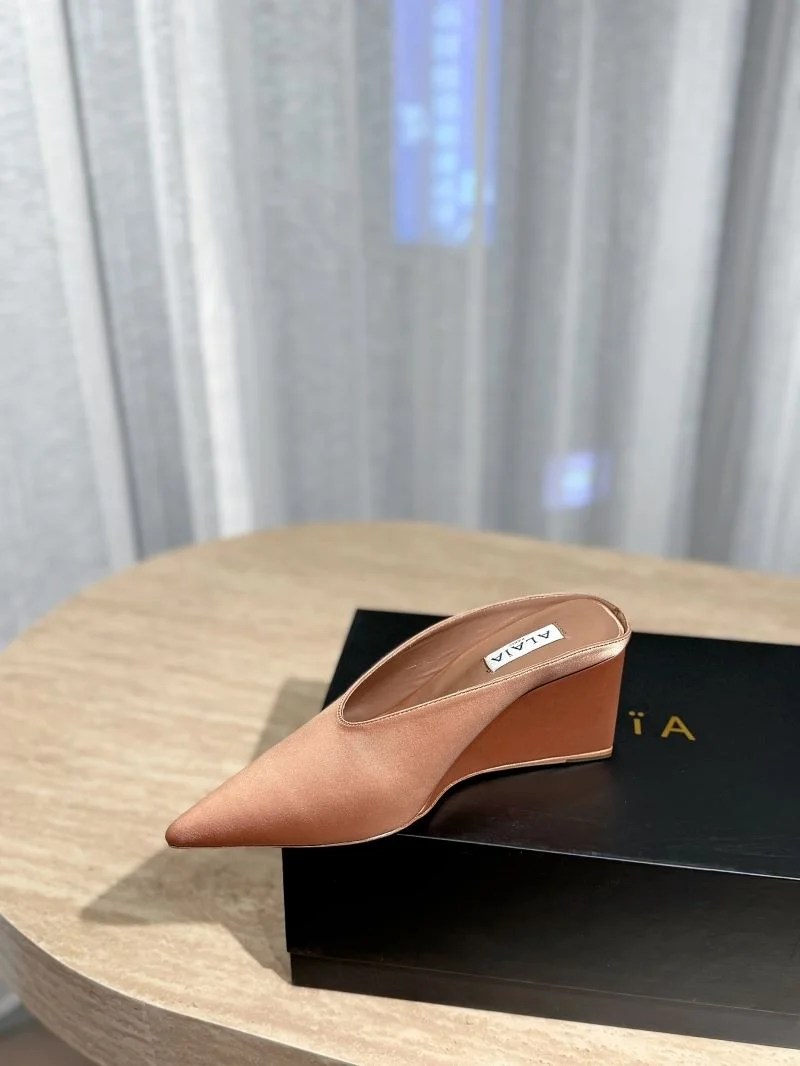 Factory-made Alaia Sandals