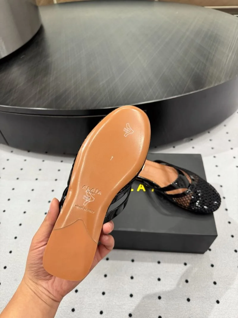Accurate model Alaia Sandals
