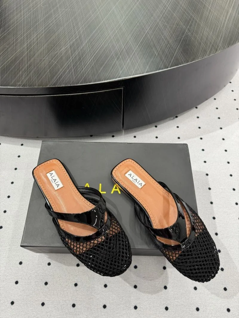 Accurate model Alaia Sandals