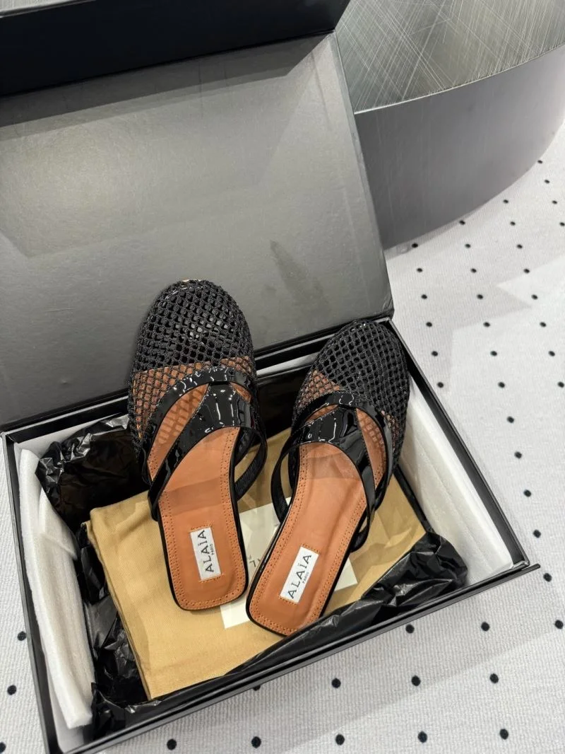 Accurate model Alaia Sandals