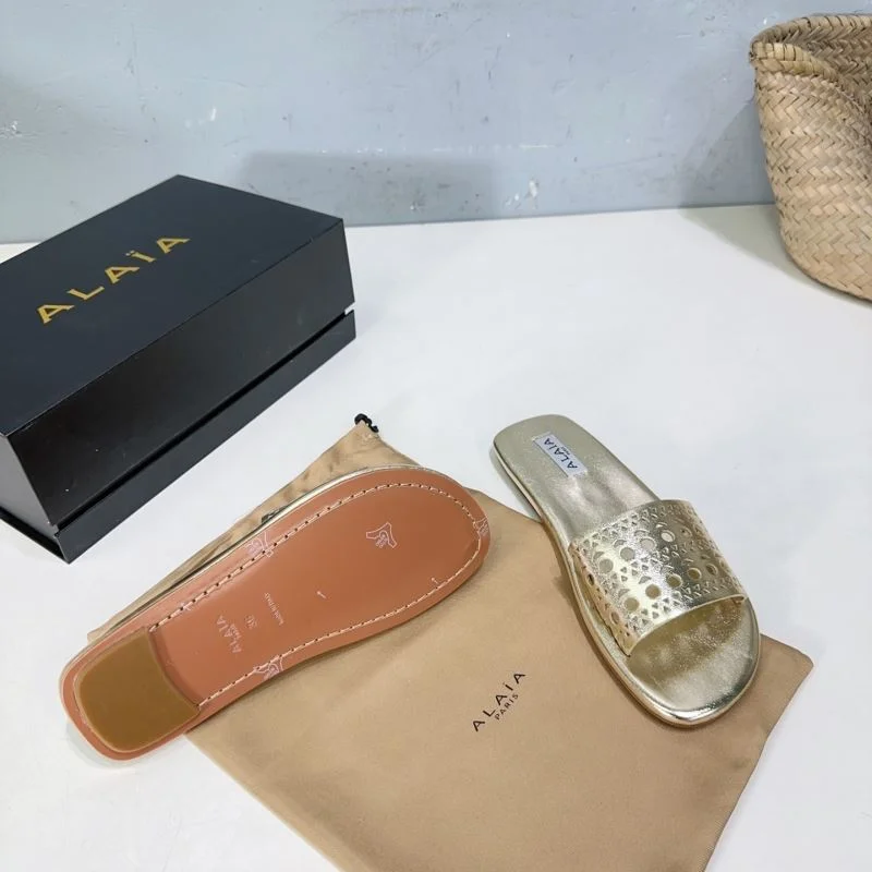 Accurate model Alaia Sandals