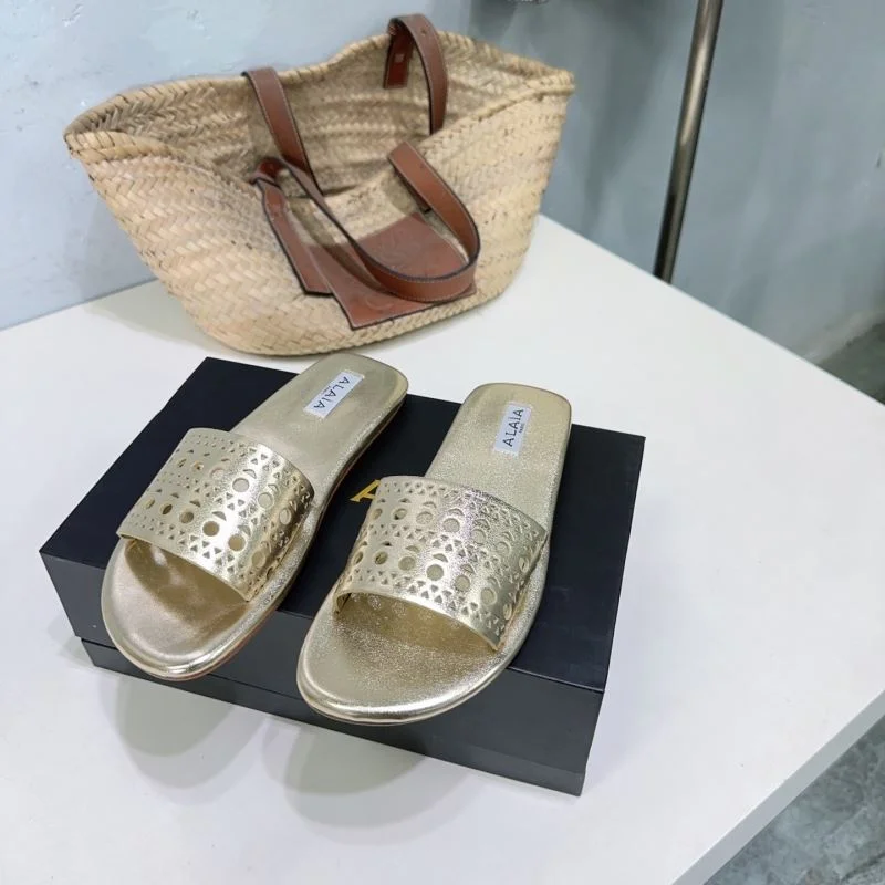 Accurate model Alaia Sandals