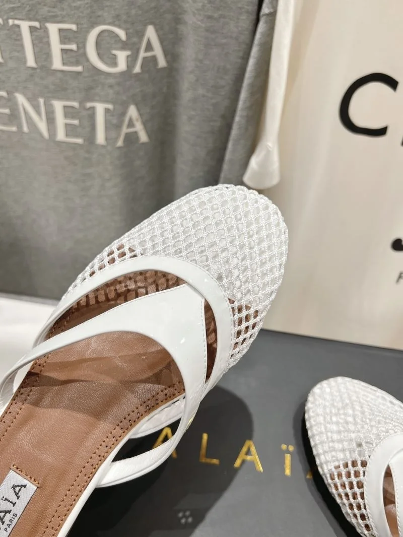 Top match Alaia Sandals